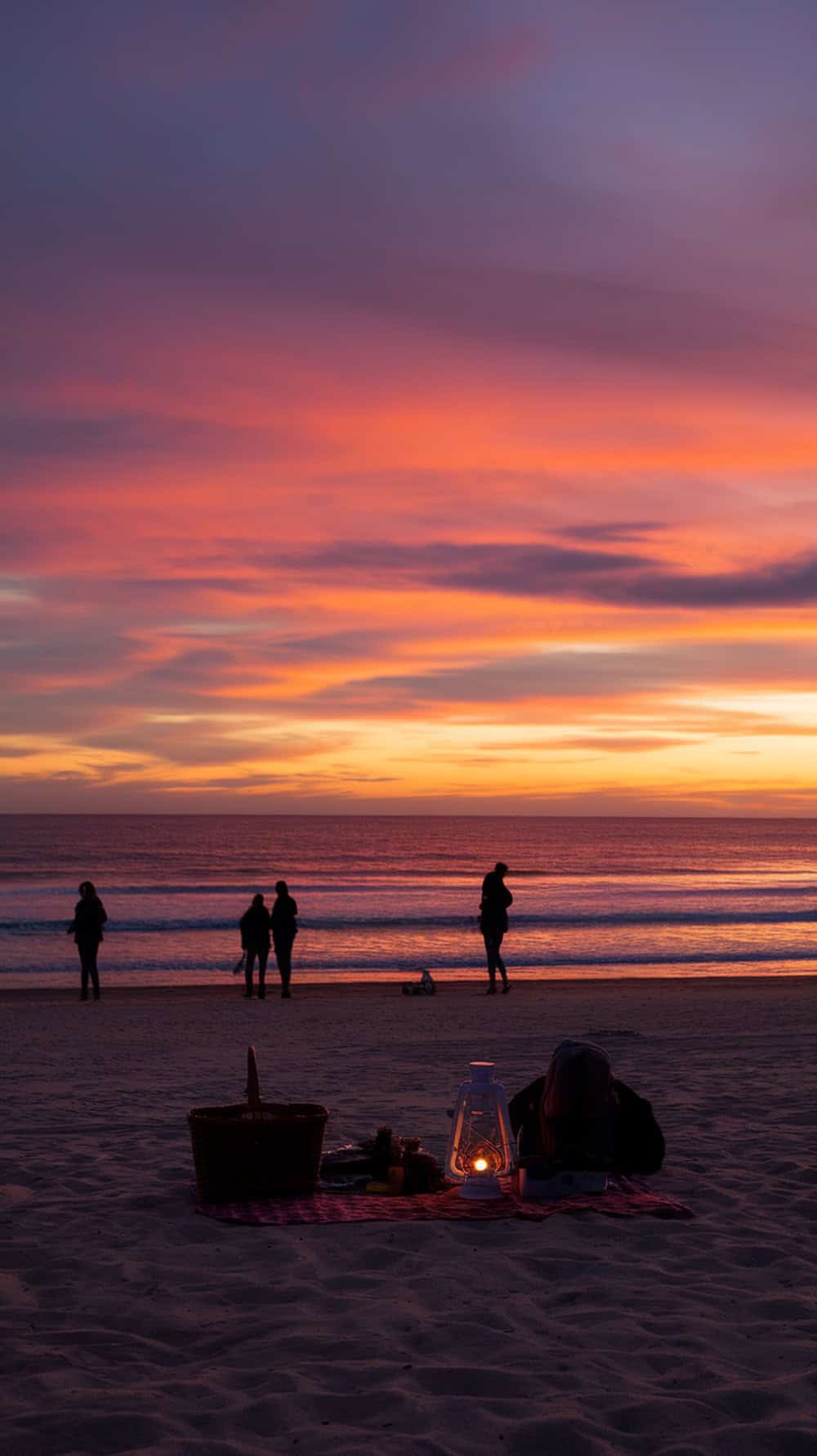 How To Plan a Fall Beach Picnic That Feels Effortlessly Chic - My Beach ...